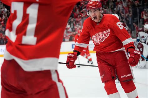 Patrick Kane Returns To Chicago With The Detroit Red Wings
