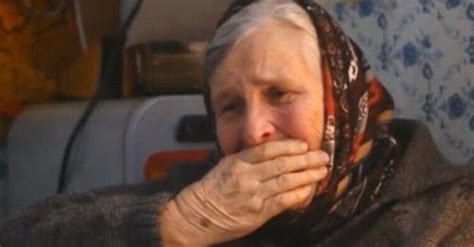 Хората взимат деца от сиропиталище но аз реших да взема бабата на някой друг от старчески дом