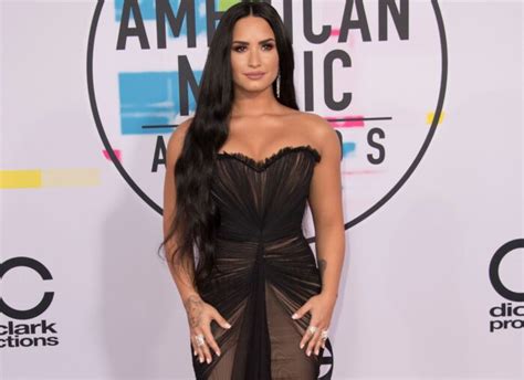 Top 10 Hottest Female Singers In The World 2023