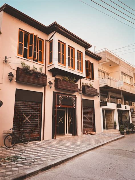 집 밖의 2층 Odrzucaj Tradycyjne 건물 외관 건물 외장 건축 계절 남부 유럽 니코 시아 도시 경관 도시 탐사 도시 풍경 도시의