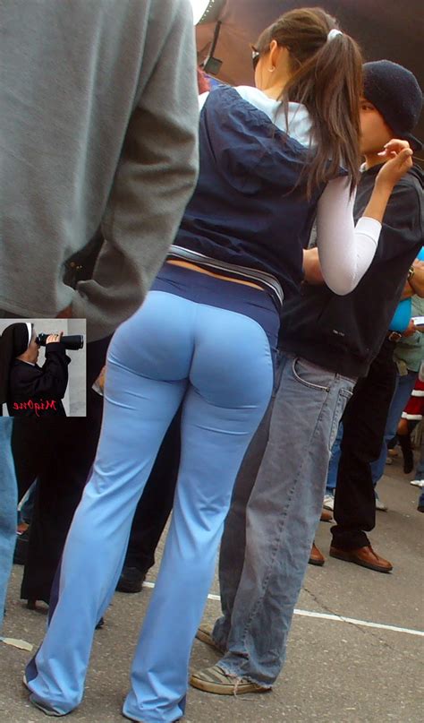 Pawg Bent Over In Public