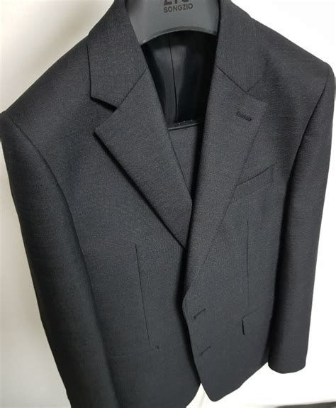 요런 차콜그레이 셋업 이너티 색깔 흰색 검정색 말고 어떤게 어울릴까 추천점 패션 에펨코리아