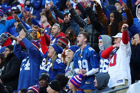 Giants Felt Fans Love In Electric Metlife Stadium