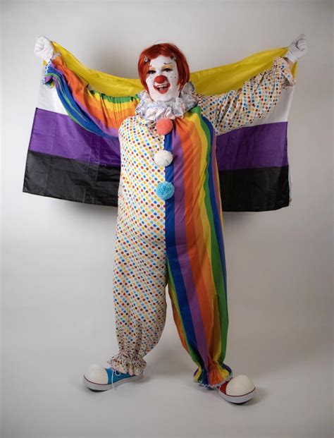 Silly Monday To Yall From Your Local Non Binary Clown 🤡💛🤍💜🖤 Rnonbinary