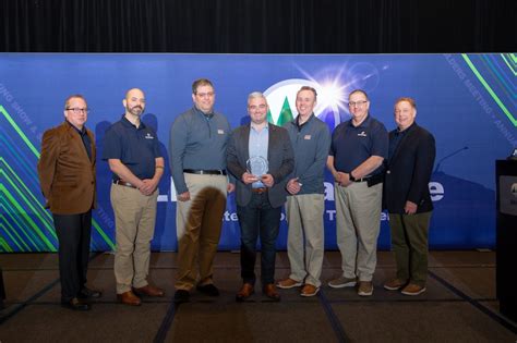 Simpson Strong Tie Named Lbm Advantages 2022 Specialties Vendor Of The