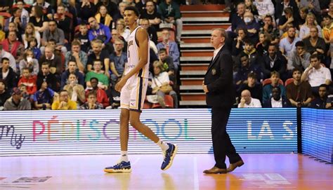 Mais Qui Est Nathan Soliman 1m95 à 13 Ans Qui Fait Déjà Ses Gammes Avec Les U18 De Linsep