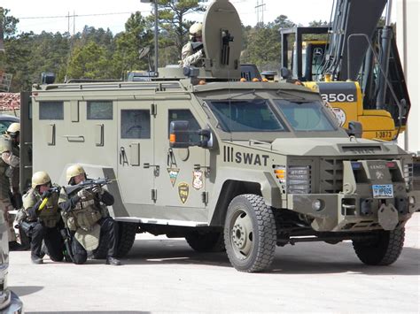 Gov Visits State Home To View Swat Training Hot Springs