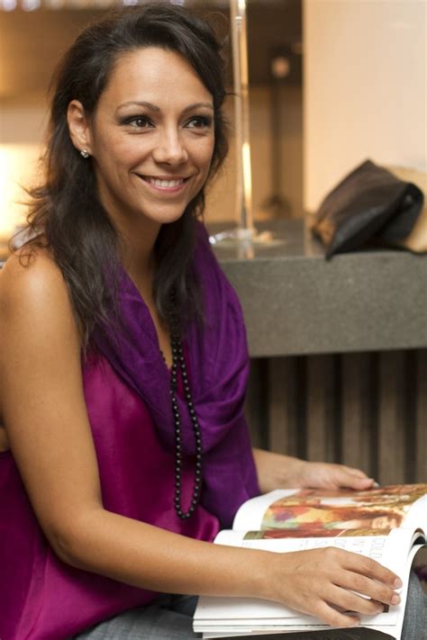 Fernanda Simas Versatille