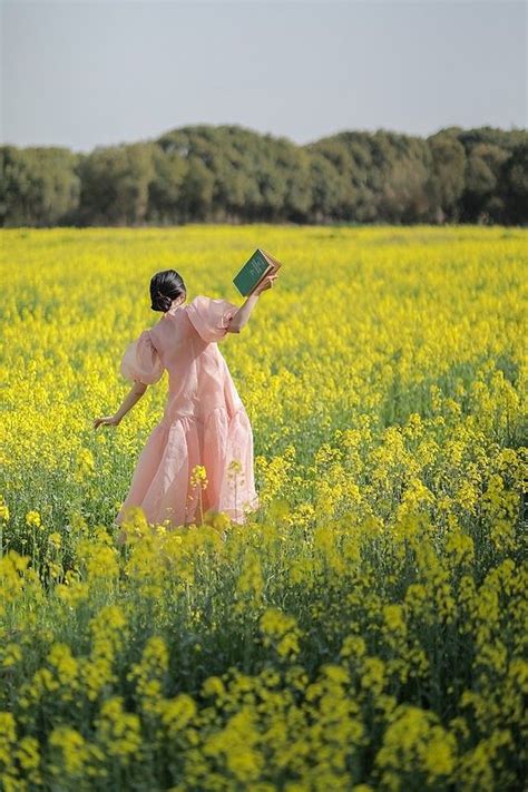 油菜花的春天 人像 颇可网 写真 你眼中的中国 SPC手机摄影大赛2021 SPC大赛自然组 SPC大赛人物组 追光 摄影 美女