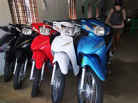 🛵🛵ဆိုင်ကယ်စျေးနှုန်းများ ကိုဟိန္း ဆိုင္ကယ္အေရာင္းျပခန္း Facebook