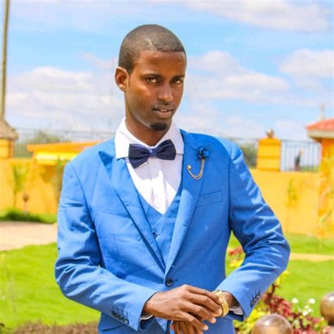 Shukri Hussein Volunteers Step Upone Linkedin