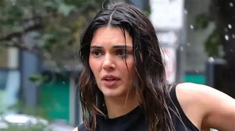 Photoshop Fail Everyone Makes Fun Of Kendall Jenner For This
