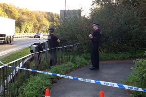 Coach Stuck In Narrow Cornish Lane For More Than 12 Hours After Epic Sat Nav Fail Plymouth Live