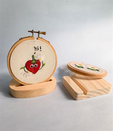 Triangular Hoop Display Base Hoopables