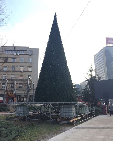 Нови тендер за „Кип лајт“ Још украса цена 200 000 евра Pištaljka Rs