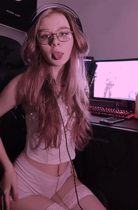 Cute Enough To Cuddle And Play CS GO R EGirls