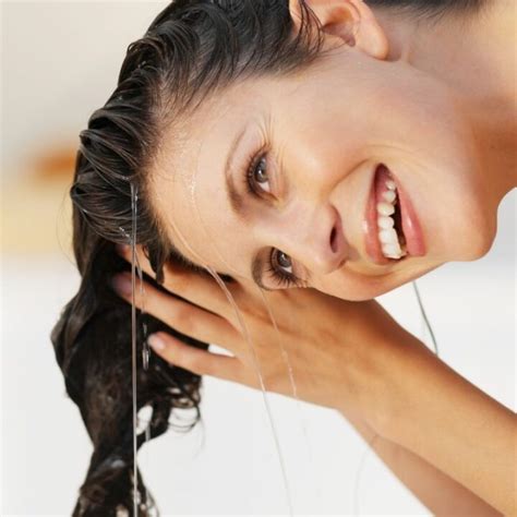 6 Diy Hair Rinses For Shiny Healthy Hair Beauty Crafter