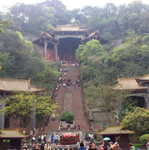 來到峨眉山 感受不同的美景盛宴 每日頭條