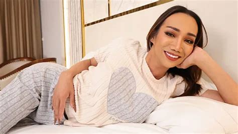 無料 Asian Tgirl ニューハーフ ポルノビデオ Xhamster