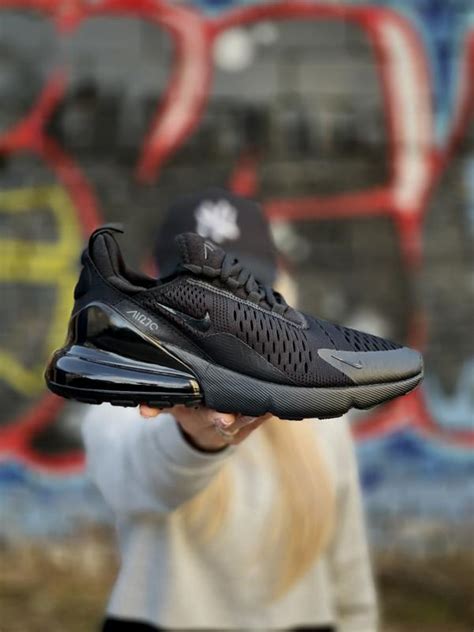 Кросівки жіночі найк Nike Air Max 270 — ціна 2300 грн у каталозі Кросівки Купити жіночі речі за