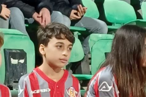 Sciara Giovane Promessa Del Calcio Al Cerimoniale Pre Partita Del Palermo Calcio Esperonews