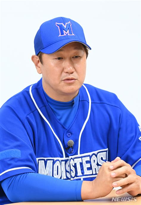 은퇴 후 또 유니폼 입은 이대호 네이트 스포츠