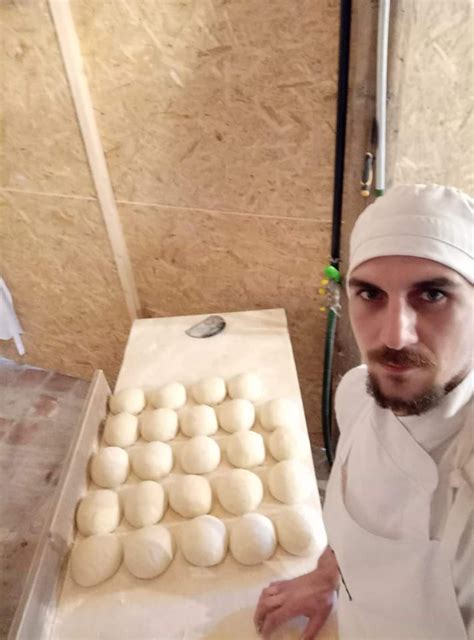 თონის პურის მცხობელები მოგესალმებით Facebook