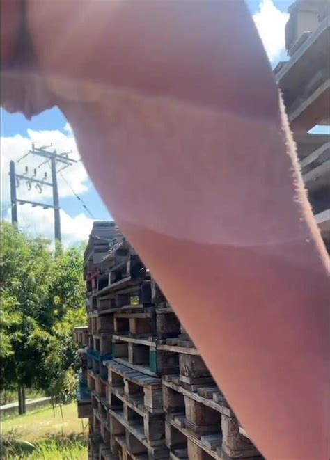 Blurred Face Babe Show Multiple Clips From Her Vacation ThisVid