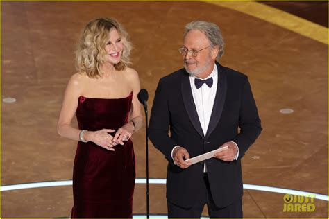 Meg Ryan Billy Crystal Reunite To Present Best Picture At Oscars Photo Billy