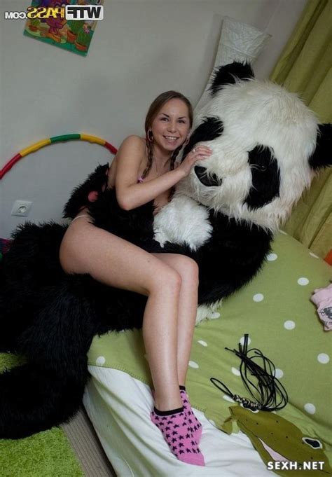 Молодая развратница с косичками Pic