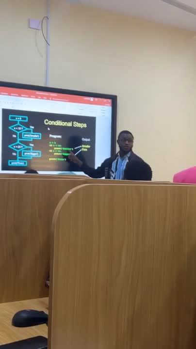Abdullahi Usman On Linkedin Teaching The Fundamentals Of Python Programming To Usmanu Danfodiyo