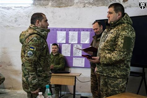 Командир Закарпатської 128 ї бригади вручив військовослужбовцям державні і відомчі нагороди