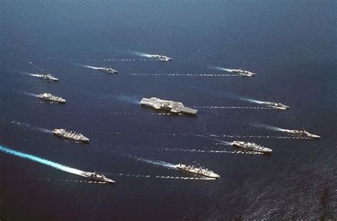 한국 위험하다 북한이 발사한 전술핵무기에 한국 공군기지와 동해함대 초토화 군사돋보기