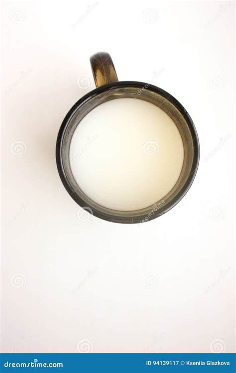 Tasse Avec Du Lait Sur Le Fond Blanc Photo Image Stock Image Du Tasse