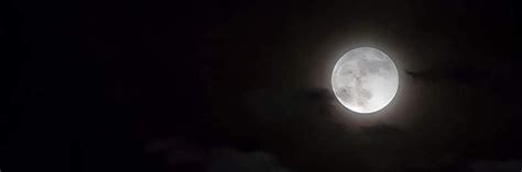 História Lua Cheia História Escrita Por Emilichun Spirit Fanfics E