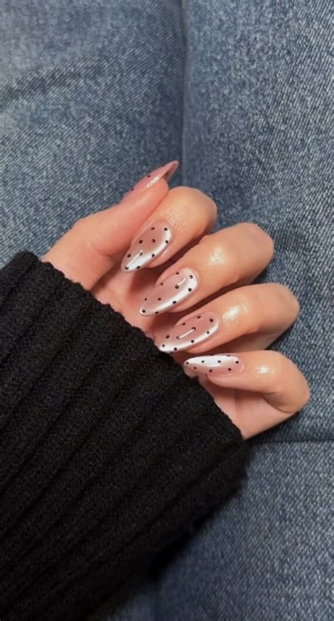 Trendy Cat Eye Polka Dot Nails Perfect For November Manicure