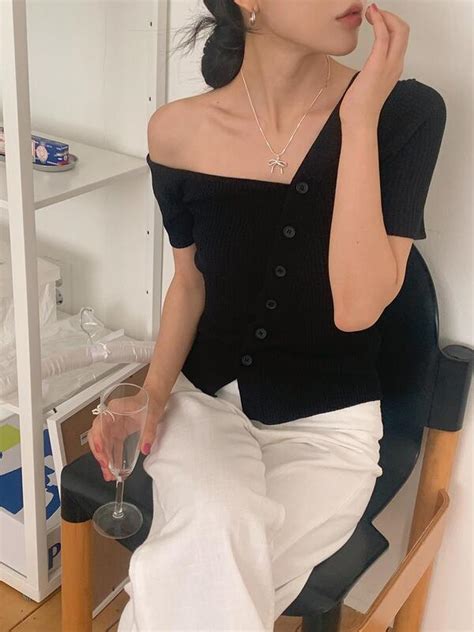 프렌치오브 누디 언발 오프숄더 사선 여름 반팔 니트 3color