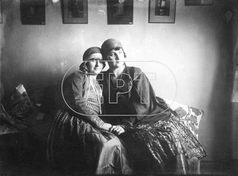 ΚΟΠΕΛΕΣ ΤΟΥ ΛΥΚΕΙΟΥ ΕΛΛΗΝΙΔΩΝ ΜΕ ΠΑΡΑΔΟΣΙΑΚΕΣ ΕΝΔΥΜΑΣΙΕΣ Archive Ert Gr