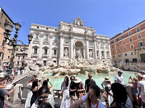 Trevi Fountain NewStars Elite