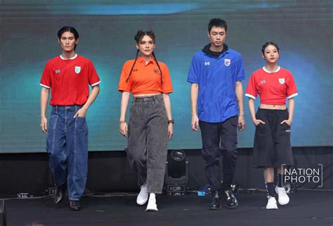 เปิดตัวเสื้อแข่งขันฟุตบอลทีมชาติไทย ช้างศึก ชบา แก้ว ฤดูกาล 2023 24