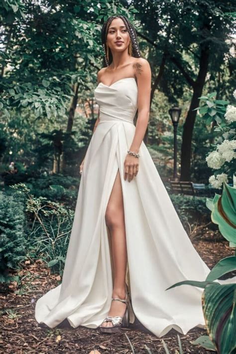 Dresses For Broad Shoulders How To Find Styles That Flatter Your Figure