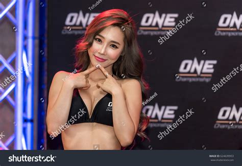 Im Genes Fotos De Stock Objetos En D Y Vectores Sobre Lee Jina Shutterstock