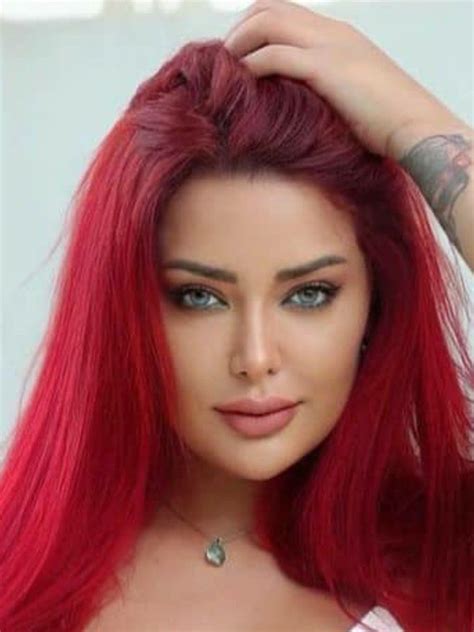 Gorgeous Eyes Beautiful Redhead Red Hair Woman Woman Face Curvy Girl Fashion Look Fashion