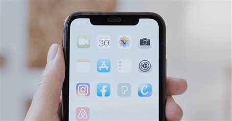 가젯 검색하는 기술 네트워킹 디스플레이 디지털 디지털 상호작용 무선 무선 기술 바탕화면 소통 손 스마트폰 스크린 신청 아이폰 앱 탐색 얼굴이