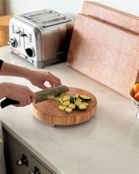 라라홈 𝚁𝚊𝚁𝚊 𝚑𝚘𝚖𝚎 🌈제이준 라치우드 도마 공구예고 제이준 라치우드 엔드그레인 도마 2종을 합리적인 가격으로 복잡한 직구 없이 라라홈에서 만나보실 수 있도록