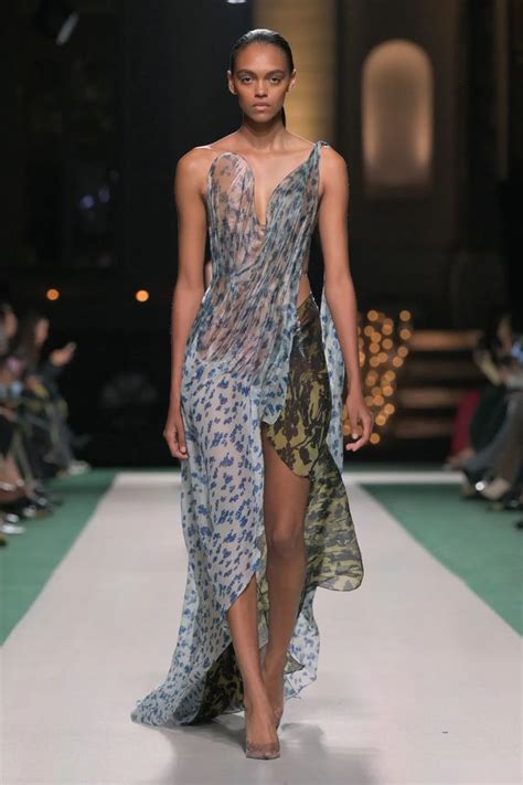 Victoria Beckham Spring 2025 Ready To Wear Collection Fashion Week
