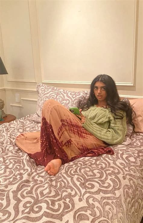 Avantikas Feet