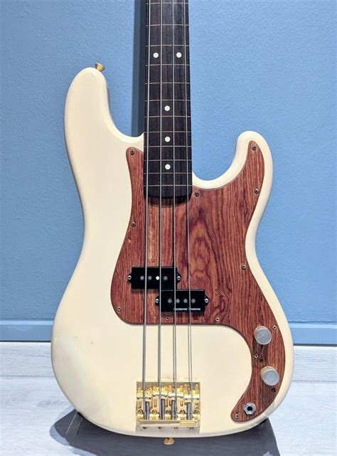 Fender Precision Fretless Bass Hobbies And Toys Music And Media Musical