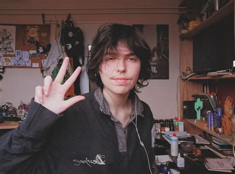 Wanted To Join The Trend A Face Reveal Also Ignore My Hella Messy