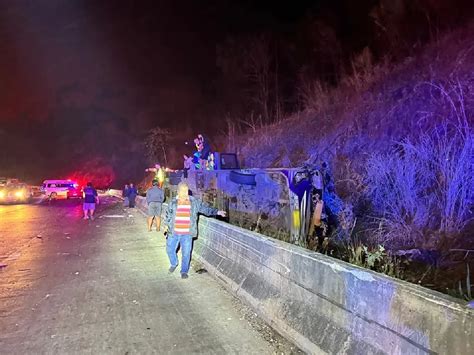 ด่วน รถบัสศึกษาดูงานบึงกาฬ พลิกคว่ำที่ปราจีนบุรี ดับ 17 เจ็บอื้อ